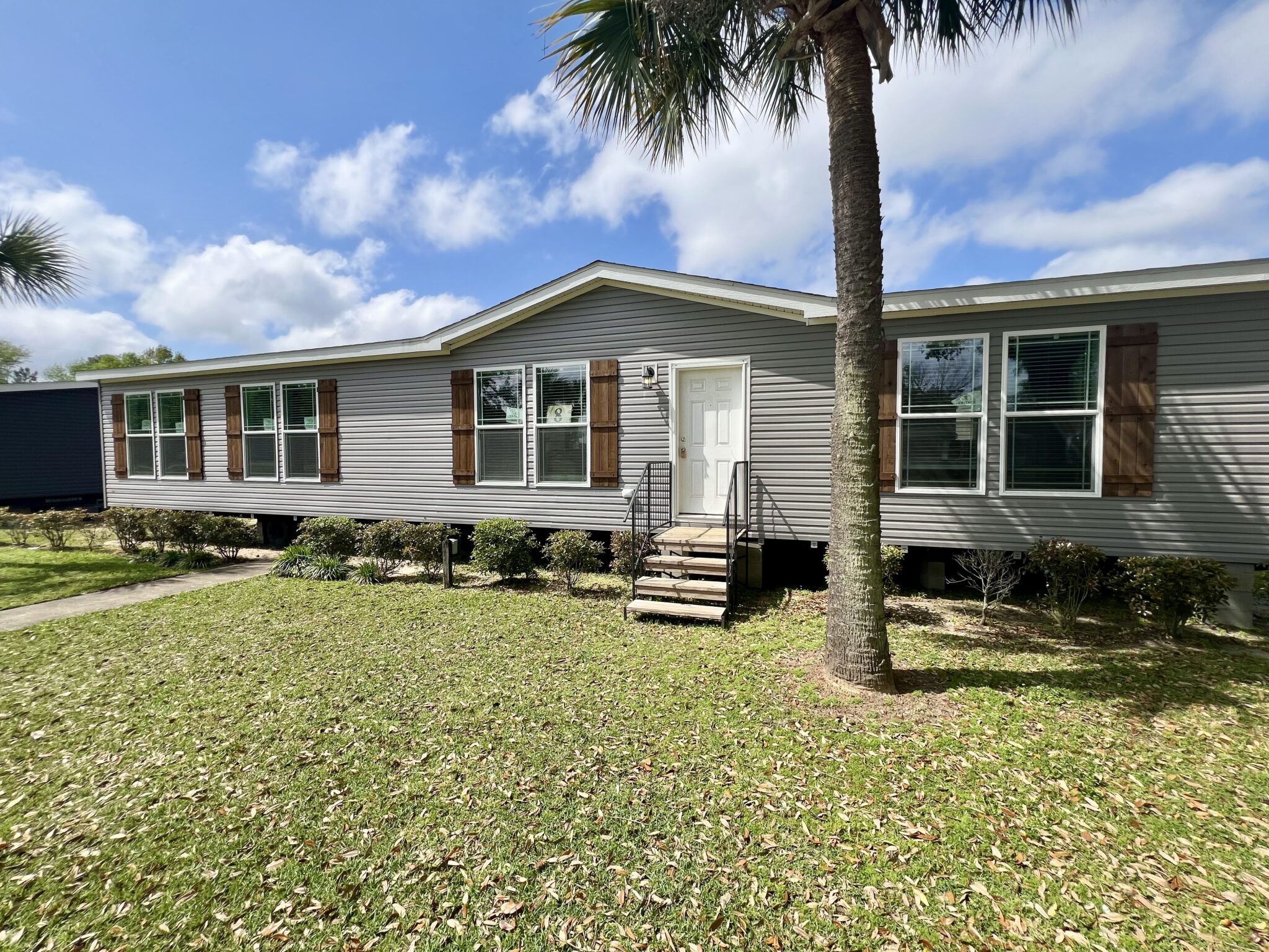 Discover the Jackson Manufactured Home by Sanders Housing.